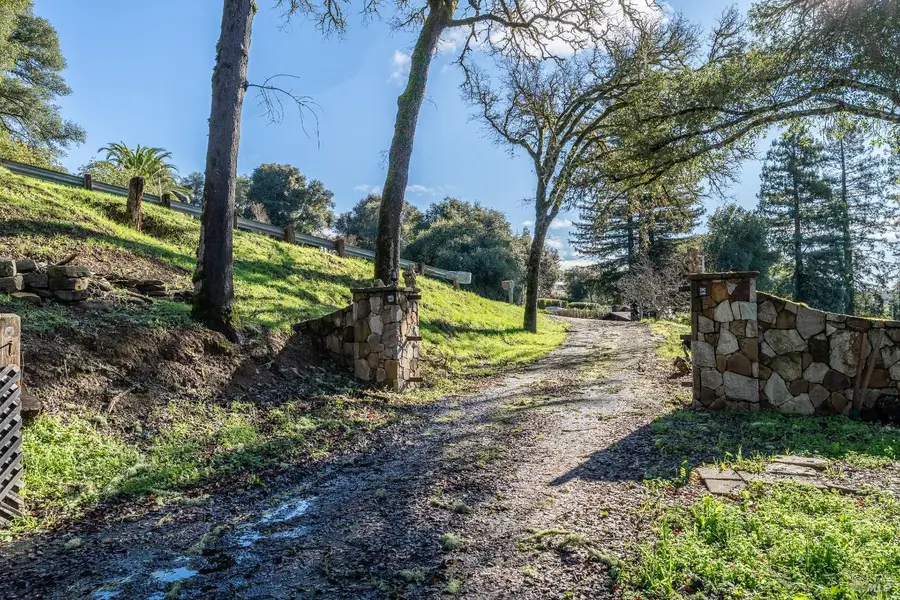 1450 Deerwood Drive, Ukiah, CA 95482 | The Joy of Home, CENTURY 21