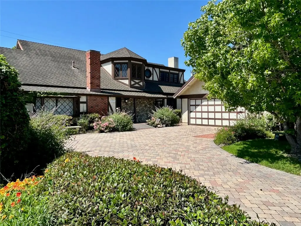 3142 Quail Run Road, Los Alamitos, CA 90720 | The Joy of Home, CENTURY 21
