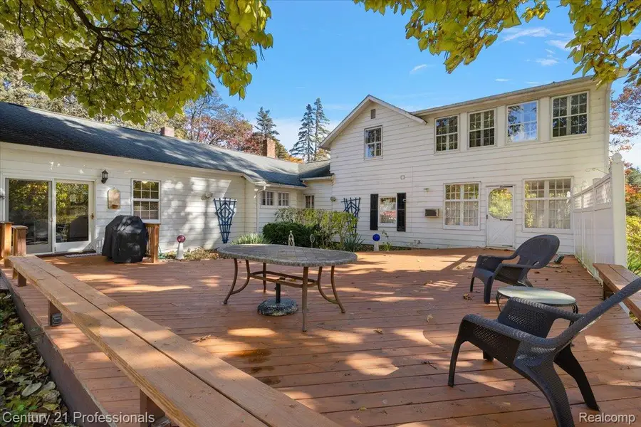 8051 Bridge Lake Road Road N, Clarkston, MI 48348 | The Joy of Home ...