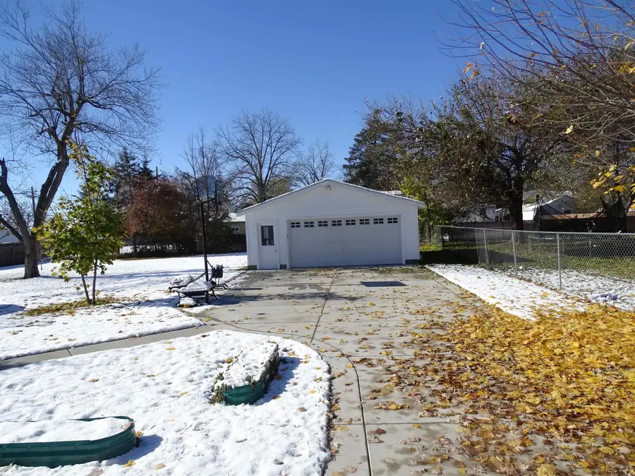 656 James, Adrian, MI 49221 | The Joy of Home, CENTURY 21