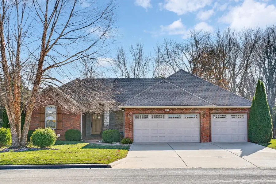 1922 N Pavilion Place, Strafford, MO 65757 | The Joy of Home, CENTURY 21