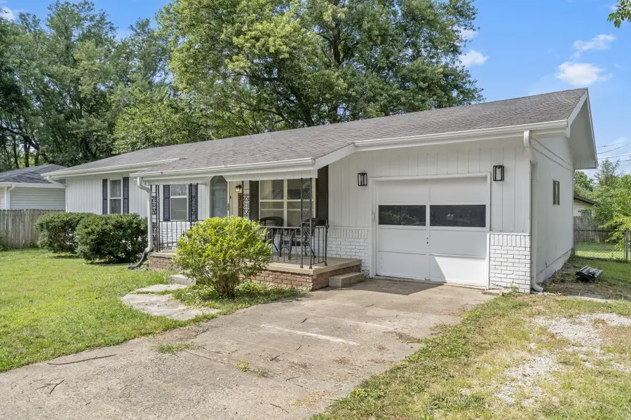 3123 W Farm Road 168, Springfield, MO 65807 | The Joy of Home, CENTURY 21