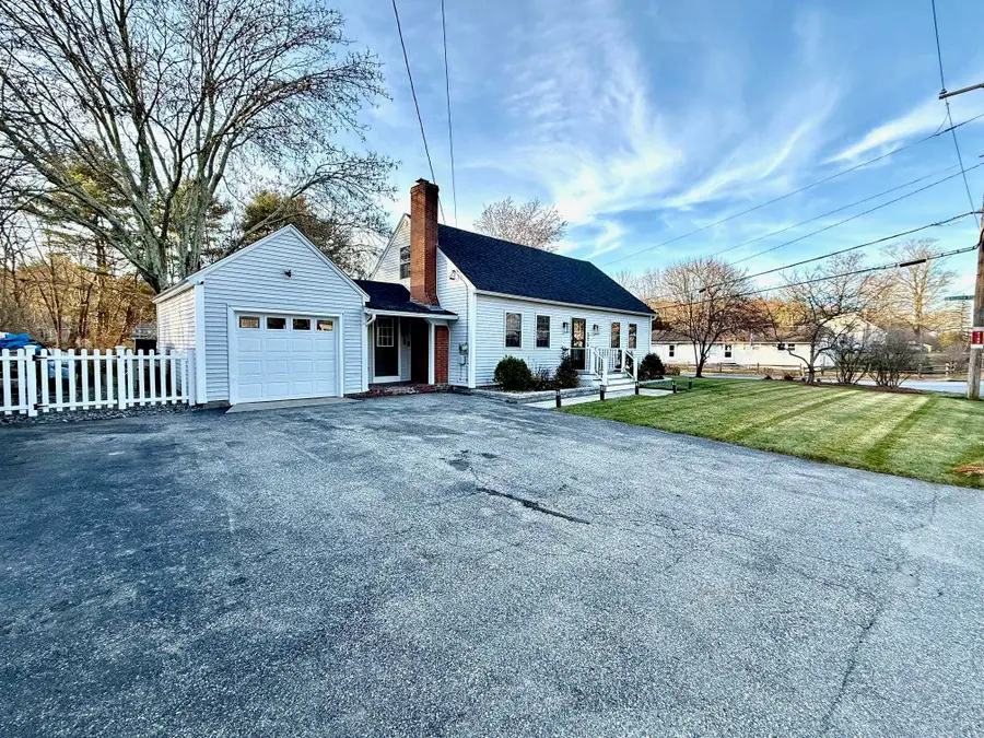 375 Main Dunstable Road, Nashua, NH 03062 | The Joy of Home, CENTURY 21